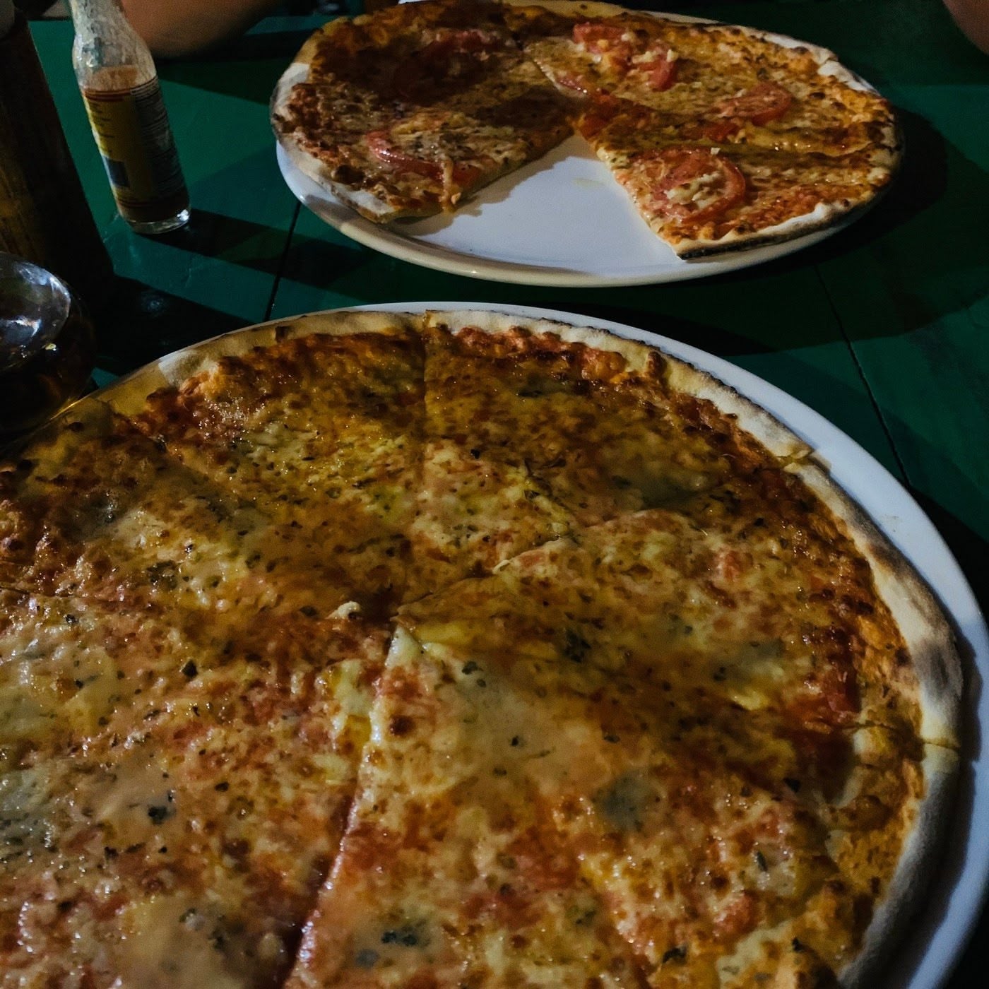 Jammin Pizzeria & BBQ: pizza al horno de leña - Coiba Island Panama